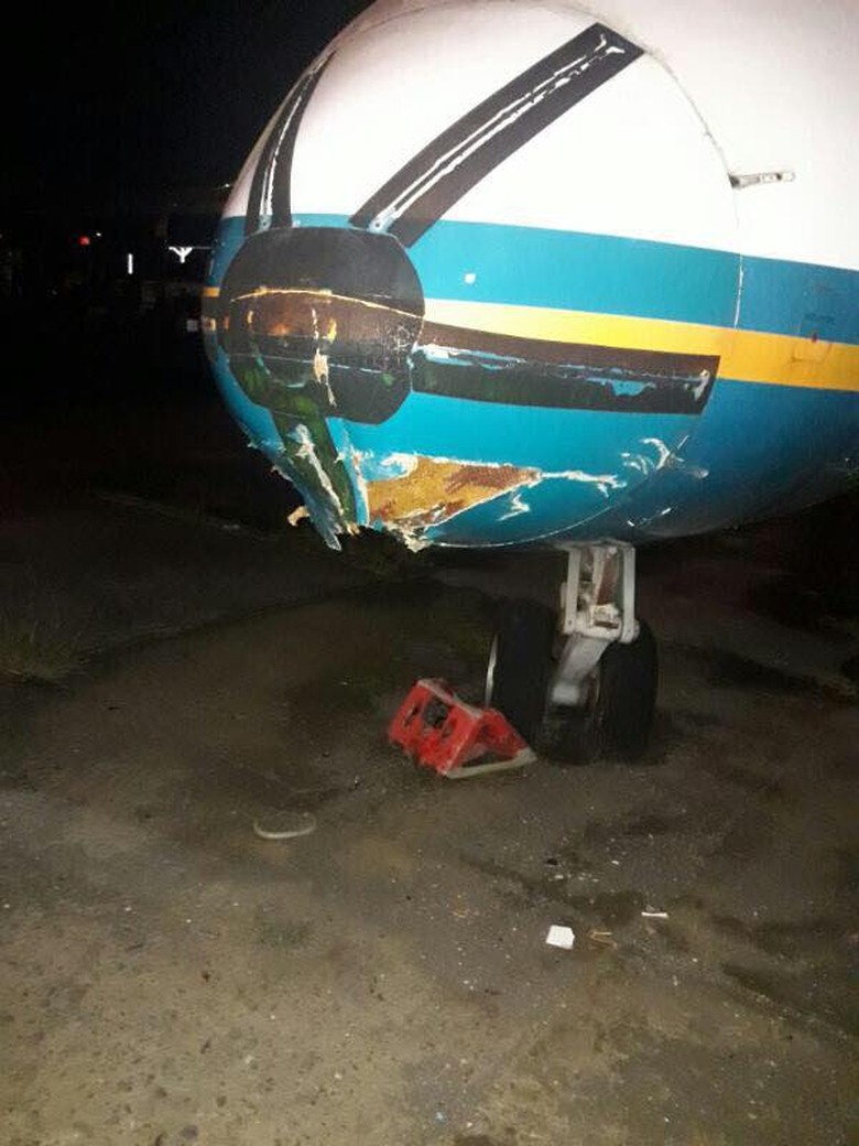 Nonton Bokep Online: Pesawat Tabrak Pikap di Apron Lama Bandara Hasanuddin Makassar