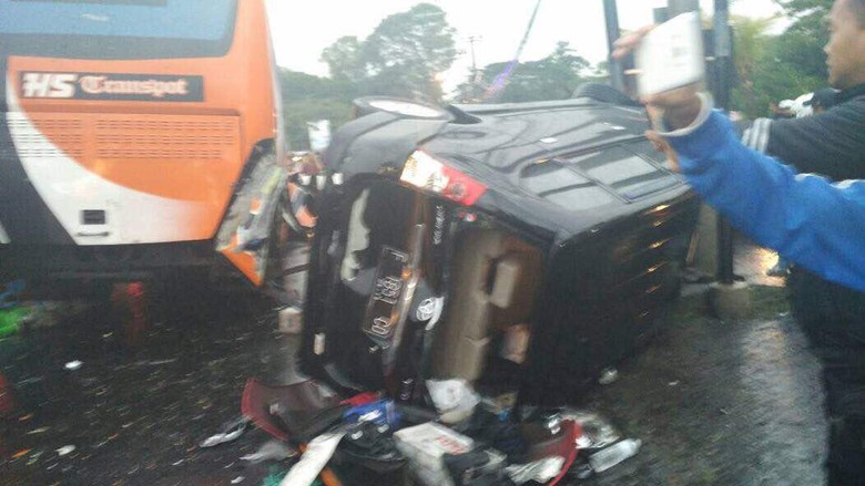 Korban Tewas Kecelakaan Maut Di Puncak Bertambah Jadi 4 Orang